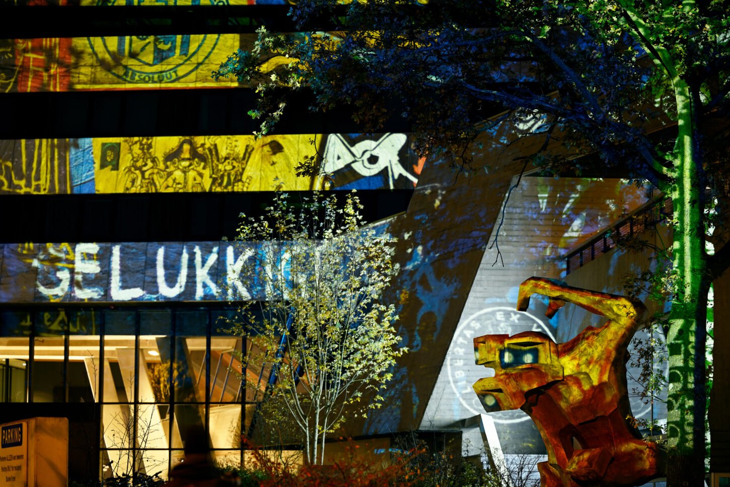 Monolith rising - Daniel Margraff - GLOW