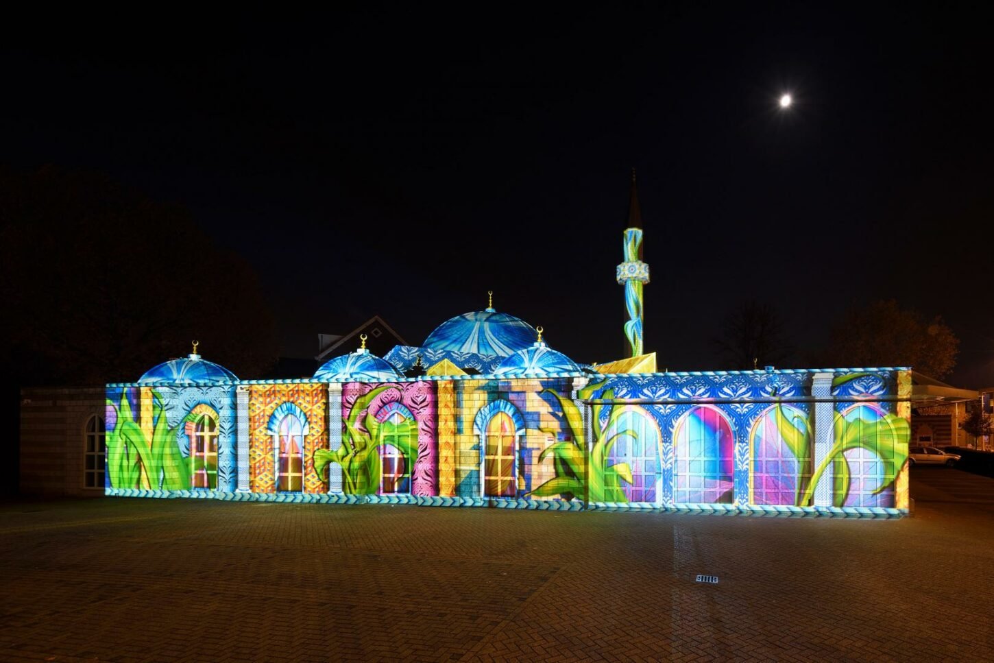 Diving into a sea of colours - GLOW